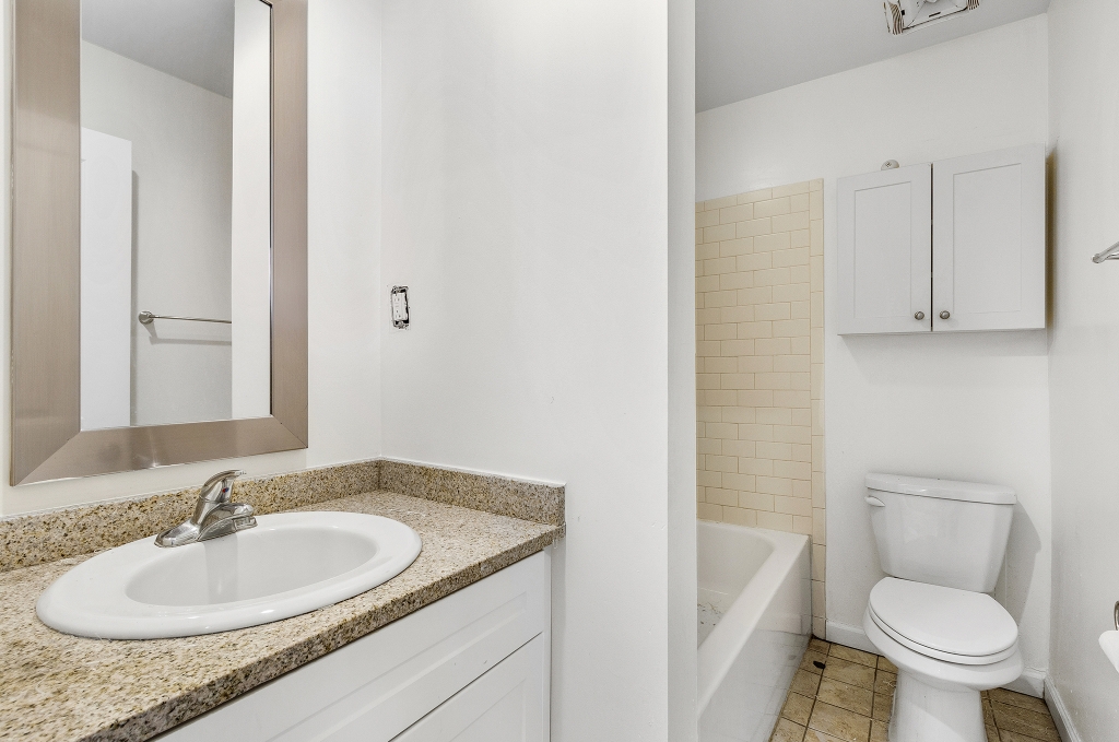 Adelphia House in Philadelphia, PA | PMC Property Group Apartments