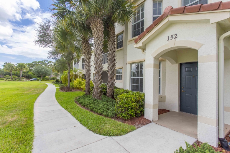 The Estates at Stuart in Stuart, FL | PMC Property Group Apartments